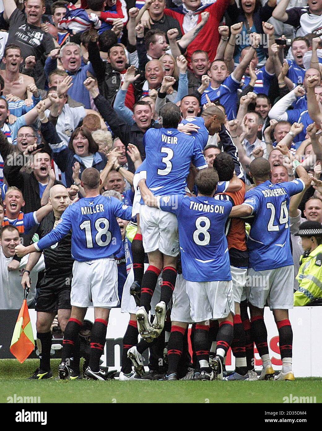 Rangers celebrate after Pedro Mendes scored during the Clydesdale Bank ...