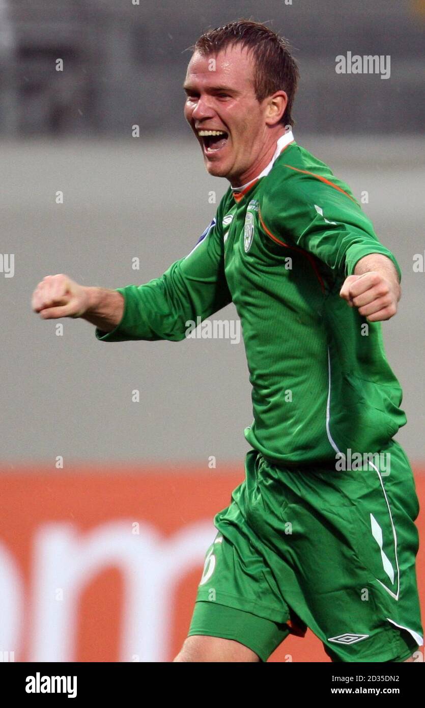 Republic irelands glenn whelen hi-res stock photography and images - Alamy