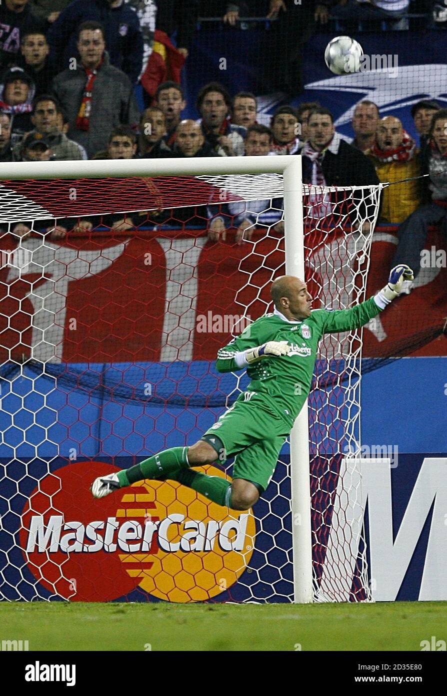 Liverpool's goalkeeper Jose Reina in action Stock Photo - Alamy