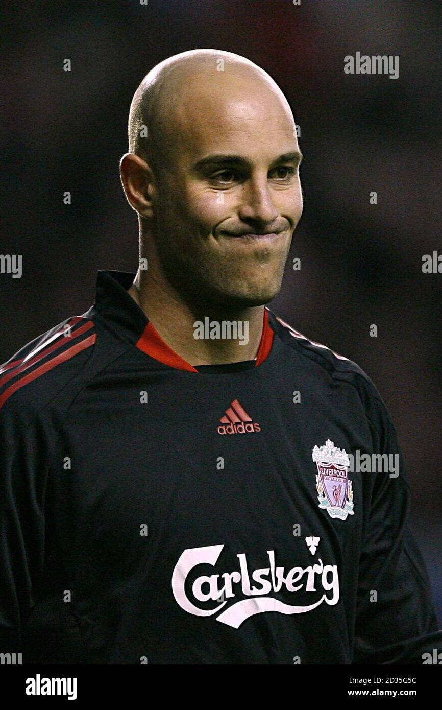 Jose Reina, Liverpool goalkeeper Stock Photo - Alamy
