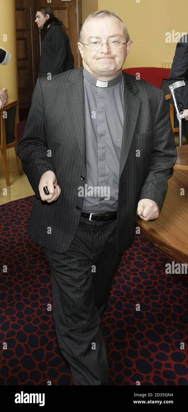 Wife ciara two daughters lean shania home in monageer hi-res stock ...