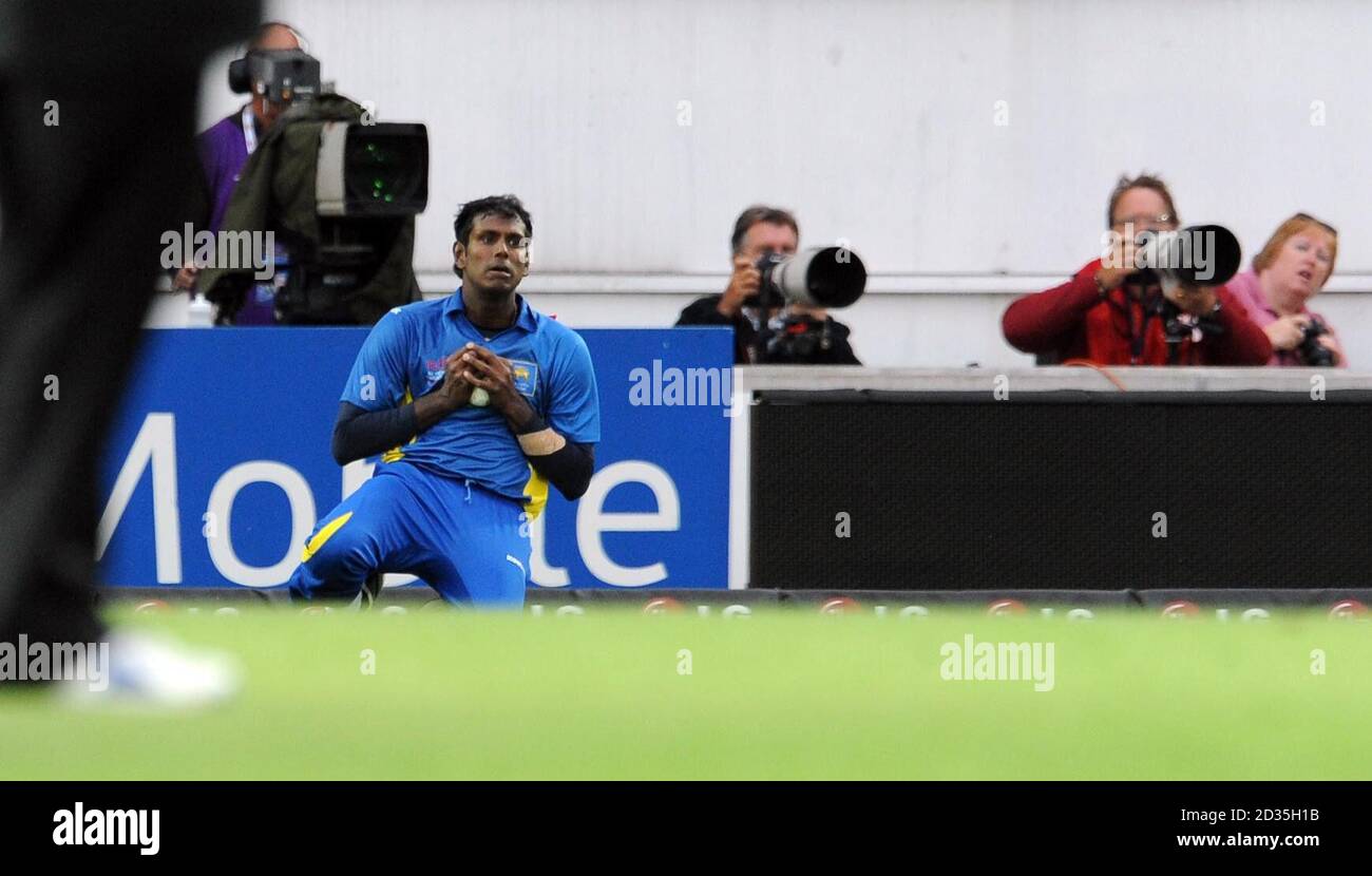 Angelo mathews cricketer hi-res stock photography and images - Alamy