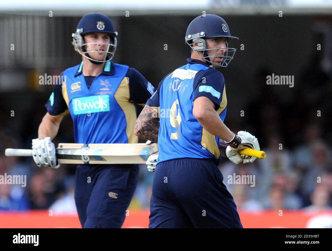 Hampshire's Chris Benham (left) and Nic Pothas chase down the total ...