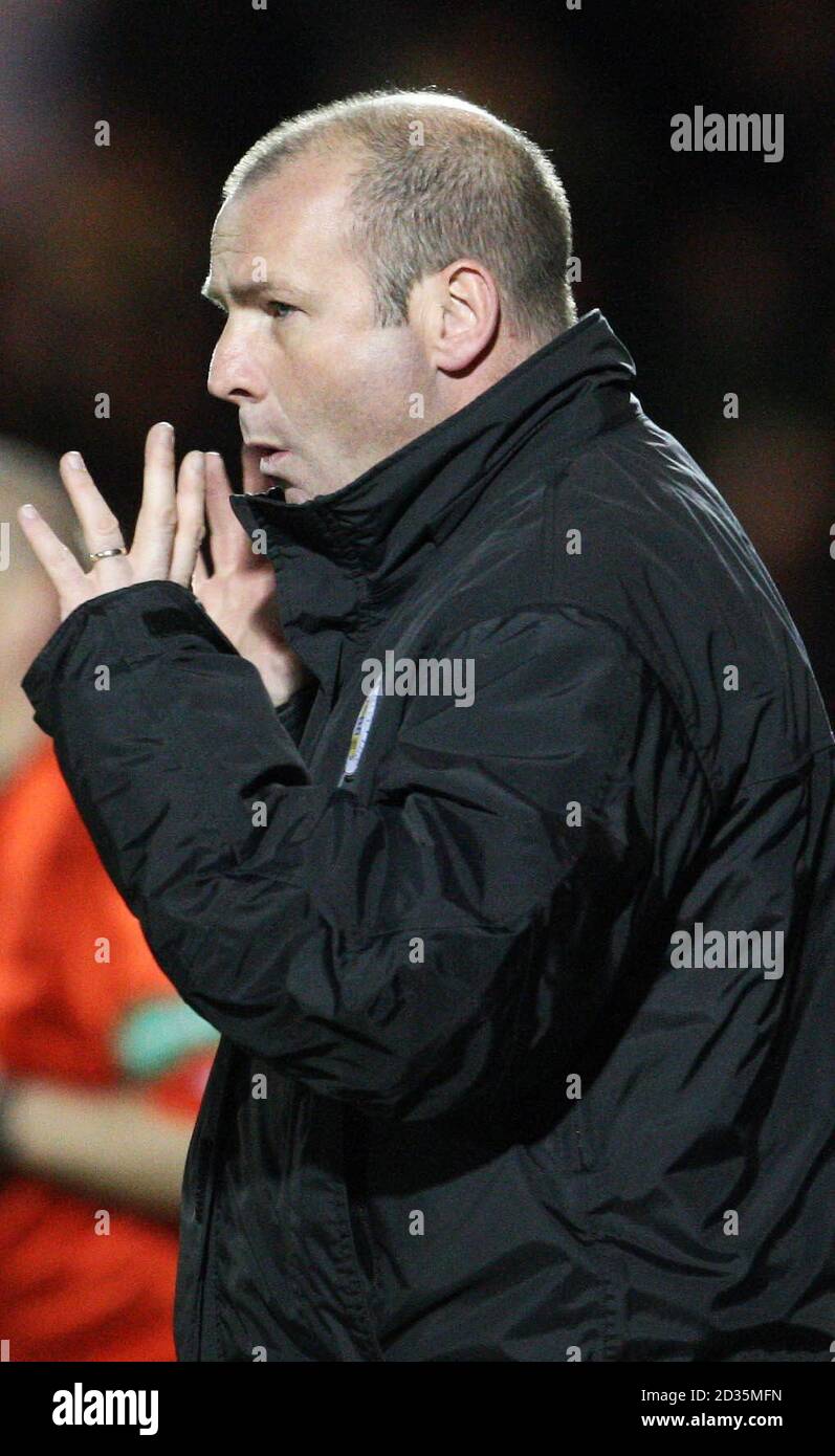 St Mirren manager Angus McPherson during the Clydesdale Bank Scottish ...