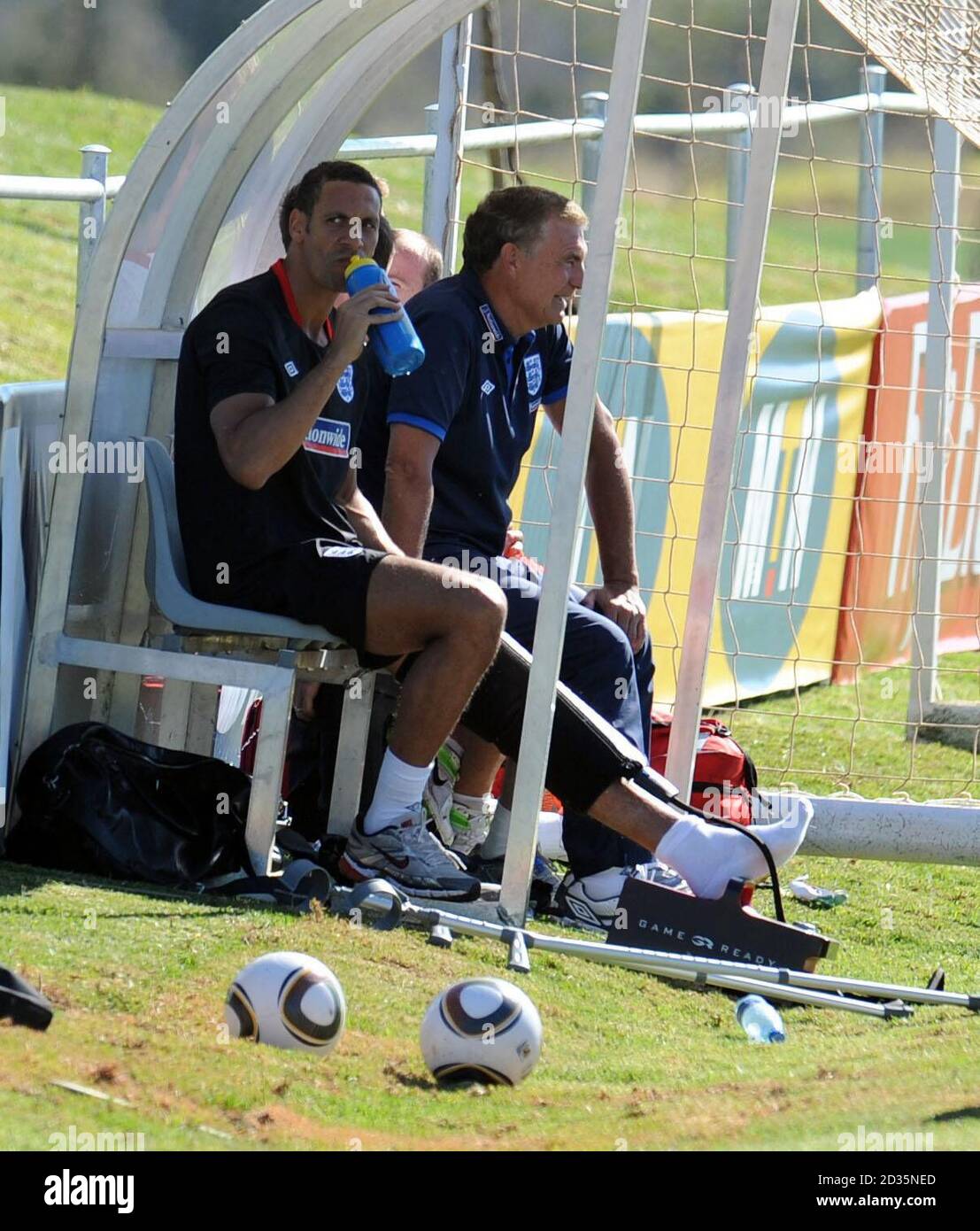 Rio ferdinand training england hi-res stock photography and images - Alamy
