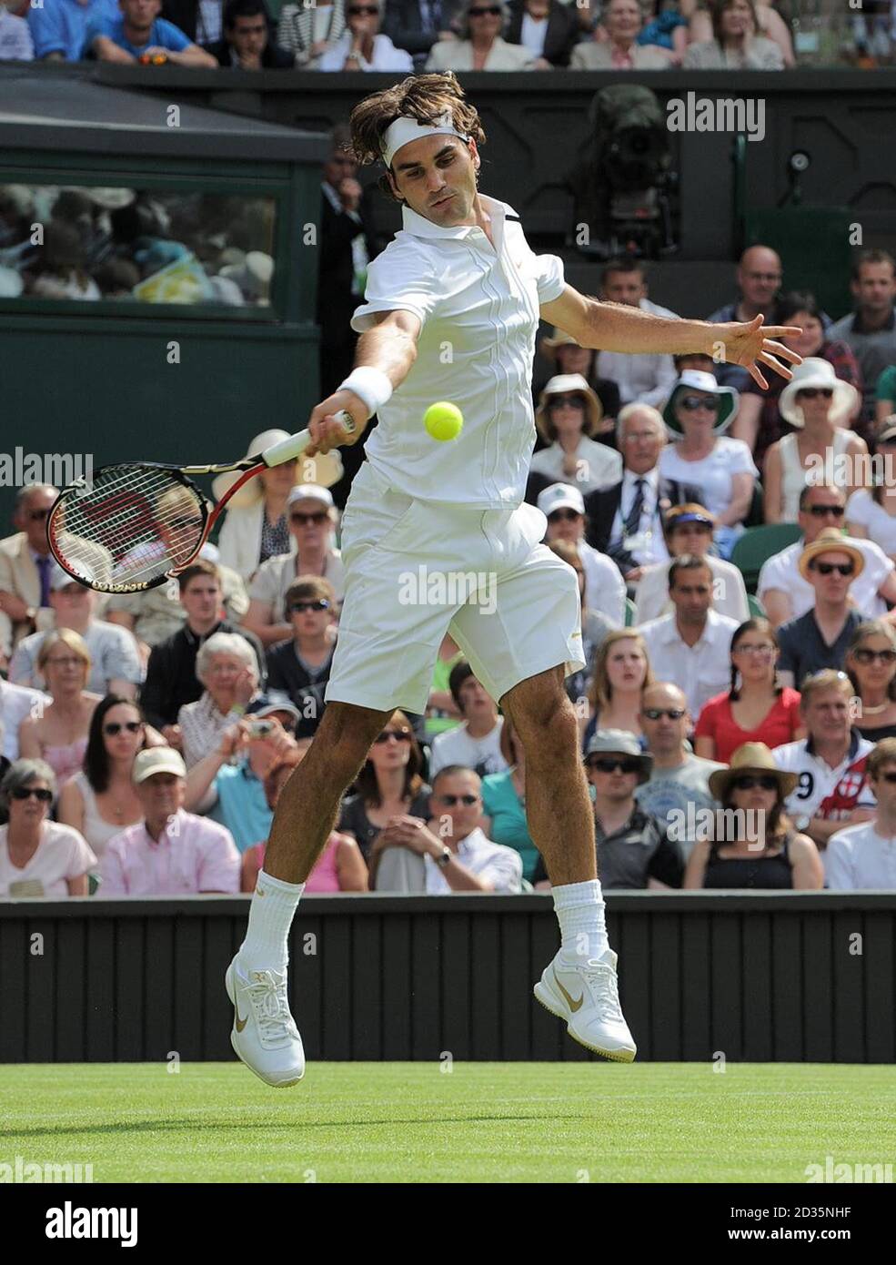 Roger federer hitting hi-res stock photography and images - Alamy