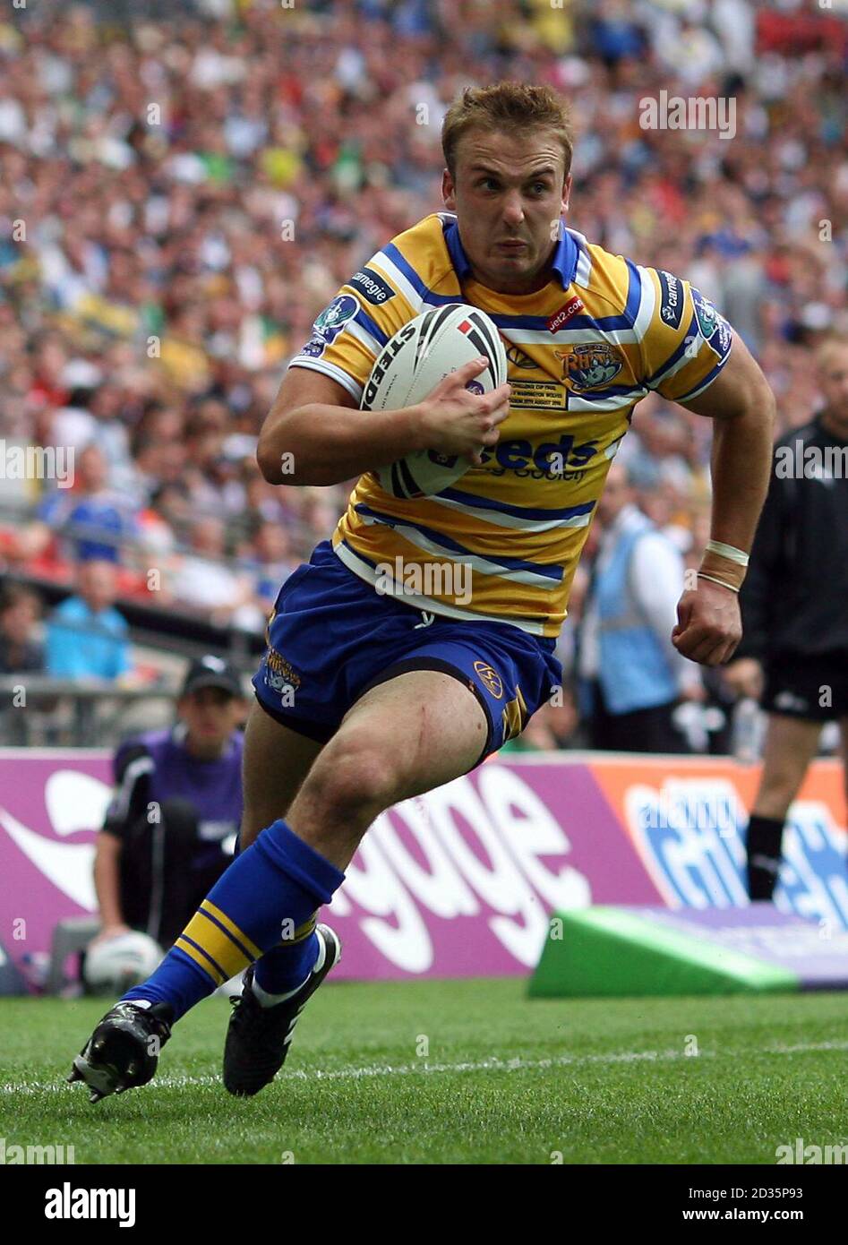 Lee Smith Leeds High Resolution Stock Photography and Images - Alamy