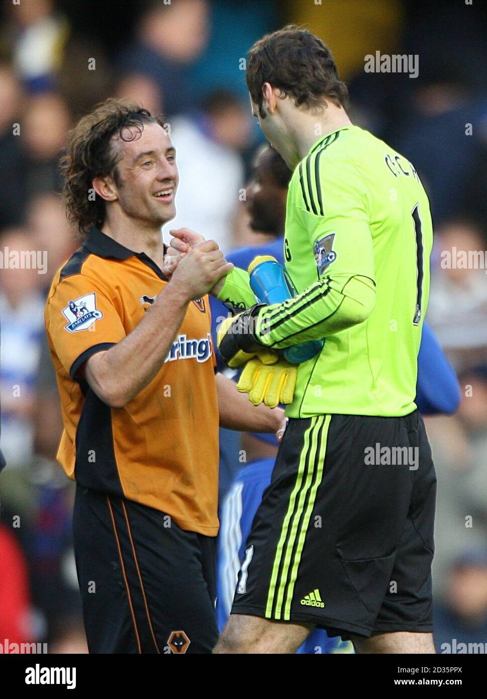 Left to right chelsea goalkeeper petr cech hi-res stock photography and ...