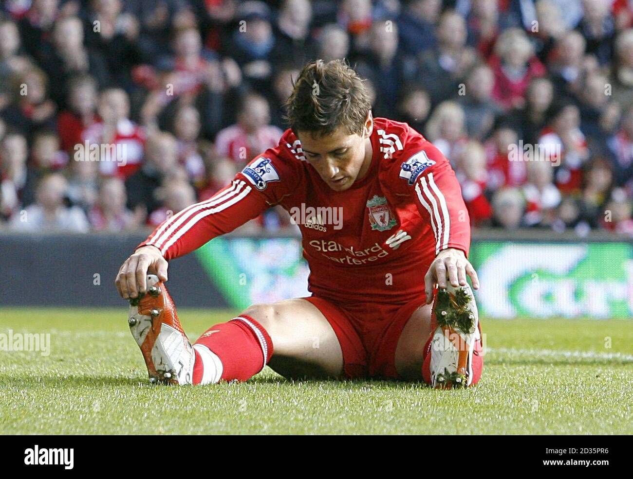 Torres dejected liverpool hi-res stock photography and images - Alamy