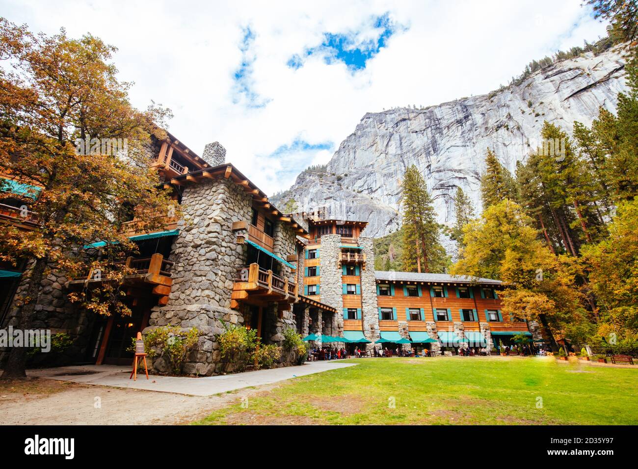 The Ahwahnee Hotel Yosemite USA Stock Photo - Alamy