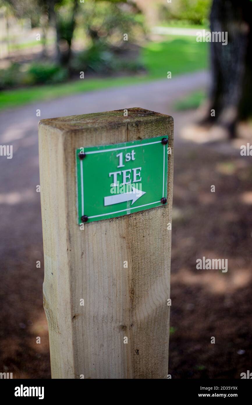 Tee marker hi-res stock photography and images - Alamy