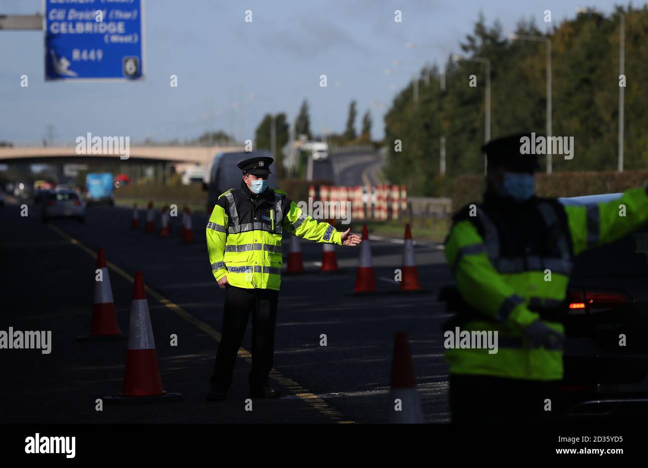 Garda checkpoint hi-res stock photography and images - Alamy