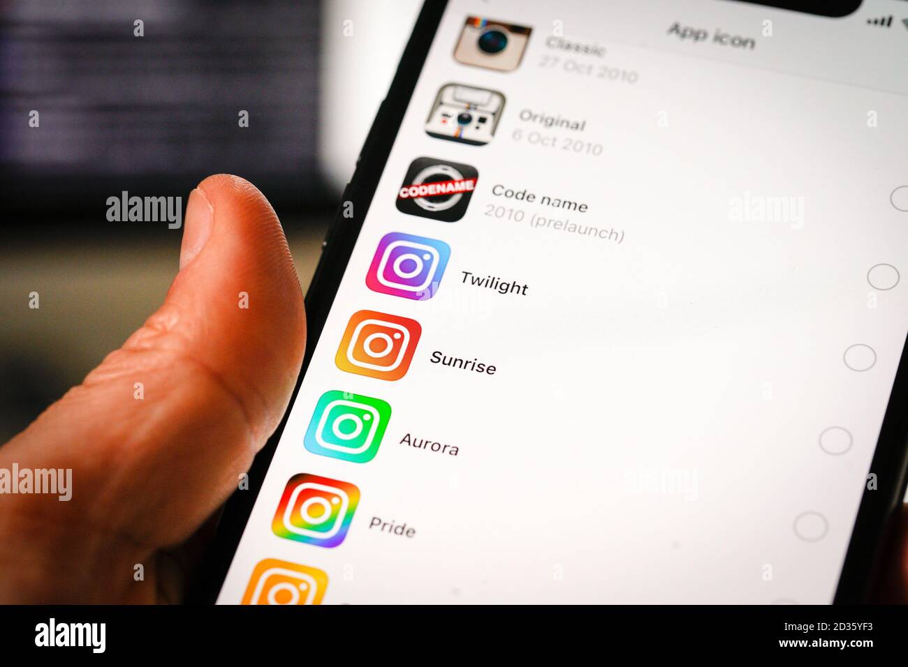 Instagram icon application design hi-res stock photography and images ...