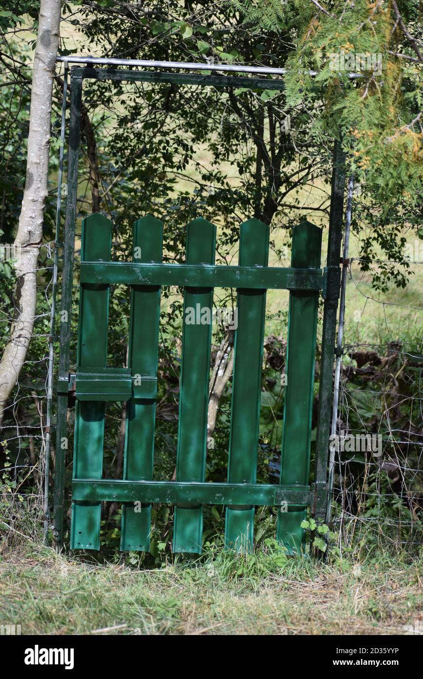 garden fence door Stock Photo - Alamy