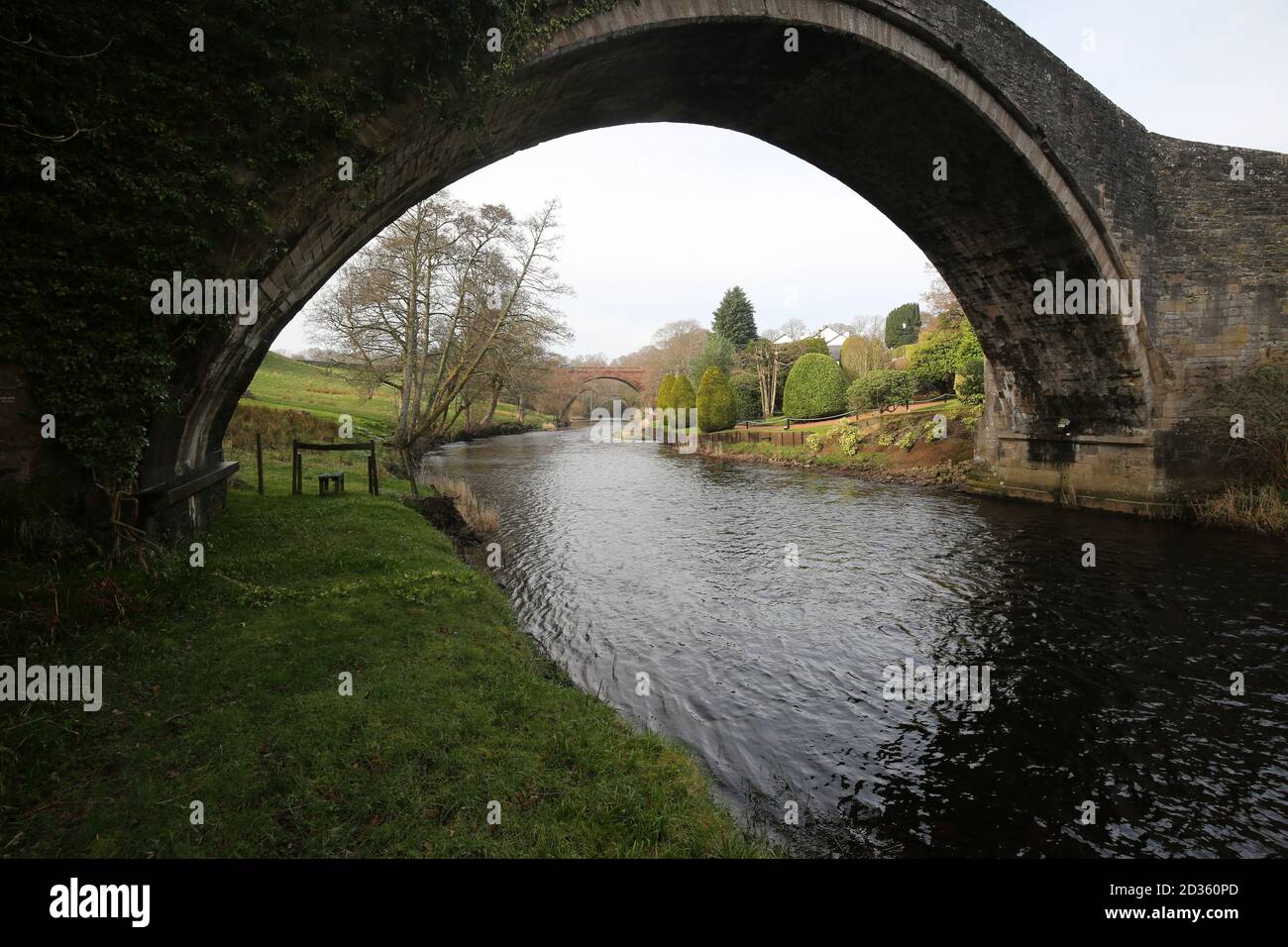 Scotland,Ayrshire,Alloway, The Brig o Doon hotel, The River Doon, Burns ...