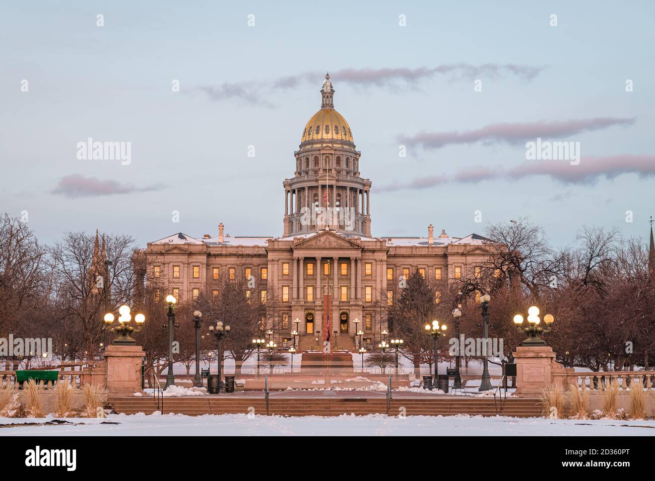 Old state capitol plaza hi-res stock photography and images - Alamy