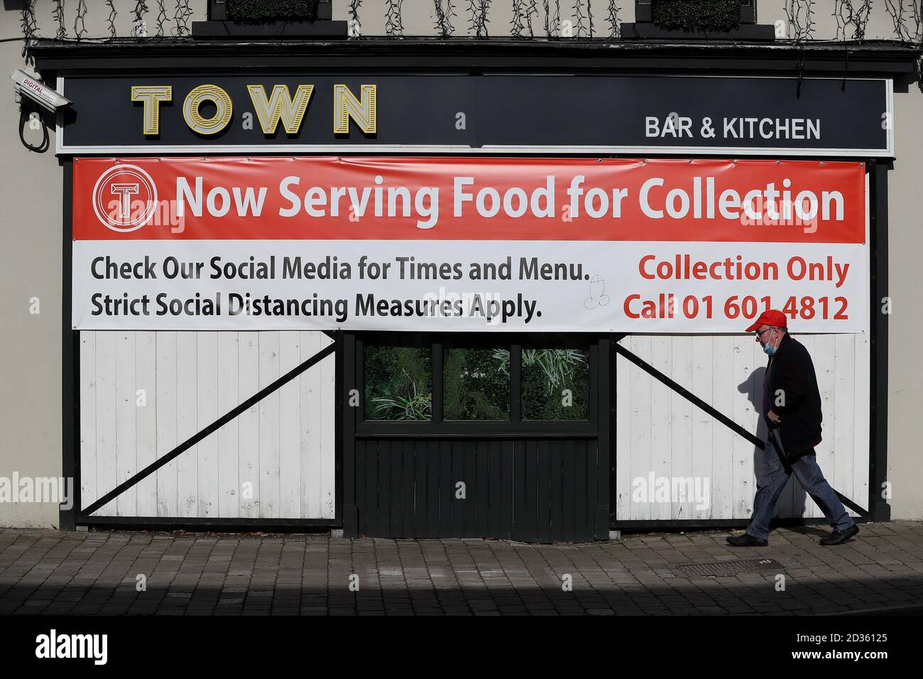 Absolute maximum 15 people hi-res stock photography and images - Alamy