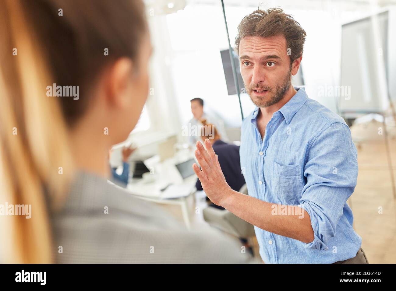 Dialogue meeting hi-res stock photography and images - Alamy