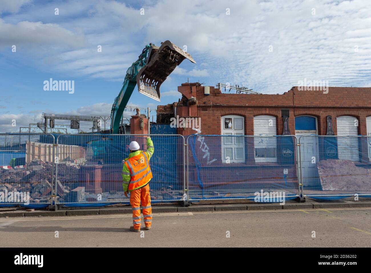 Birmingham, UK. 7th Oct, 2020. A Birmingham landmark pub, the Eagle and ...