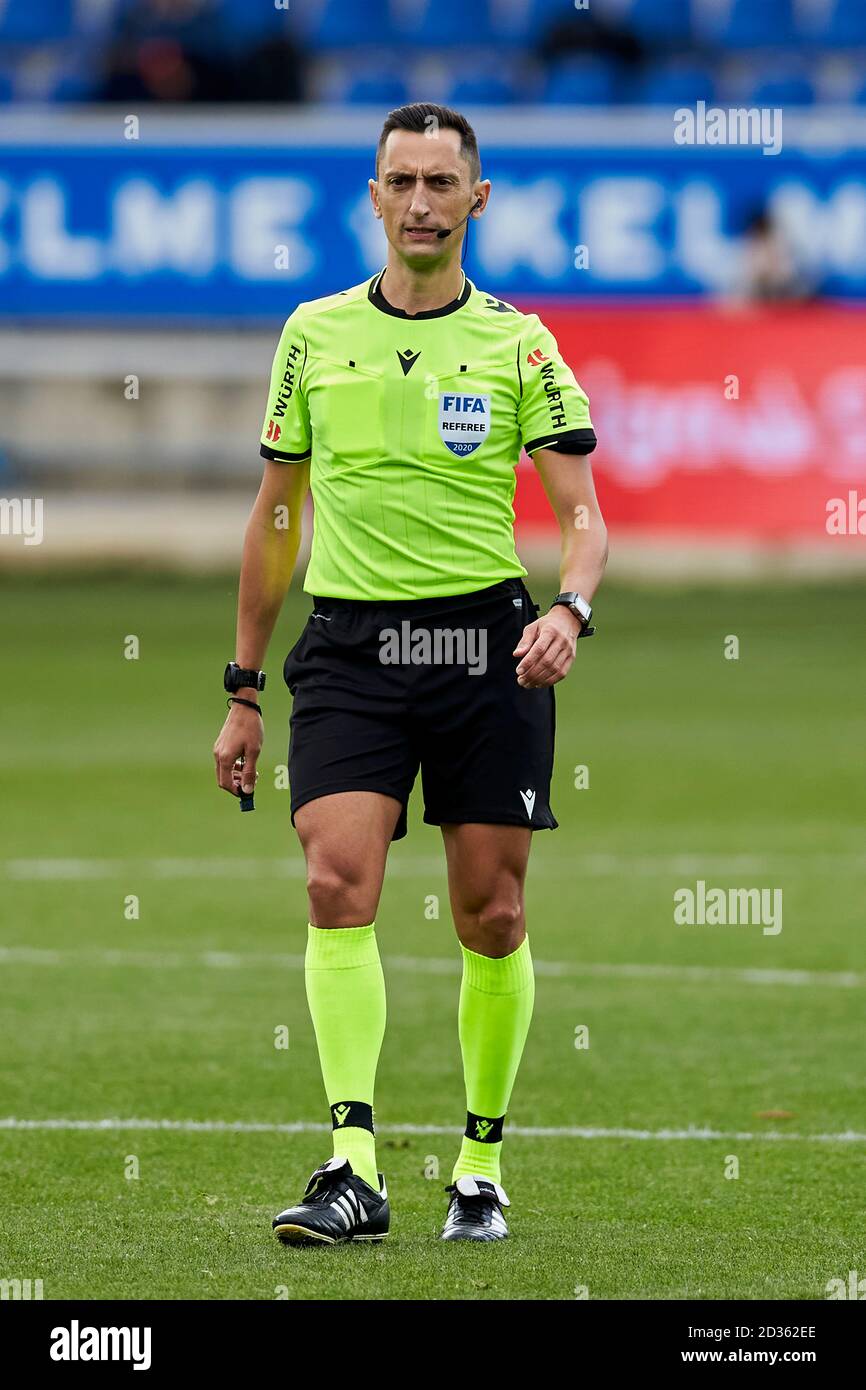 Referee jose maria sanchez martinez hi-res stock photography and images ...