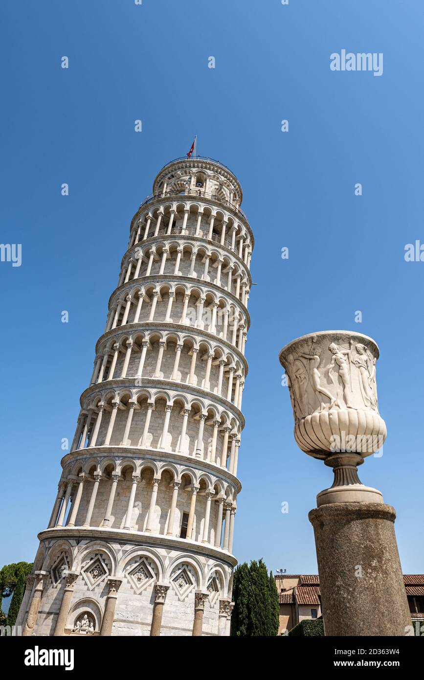 Leaning Tower of Pisa, bell tower of the Cathedral (Duomo di Santa ...