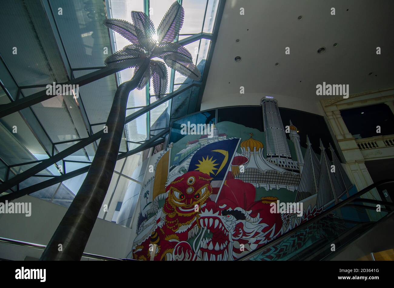 Dragon art car hi-res stock photography and images - Alamy