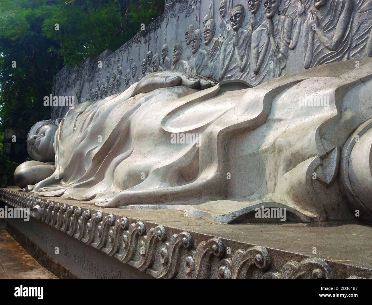 Long son sleeping buddha hi-res stock photography and images - Alamy