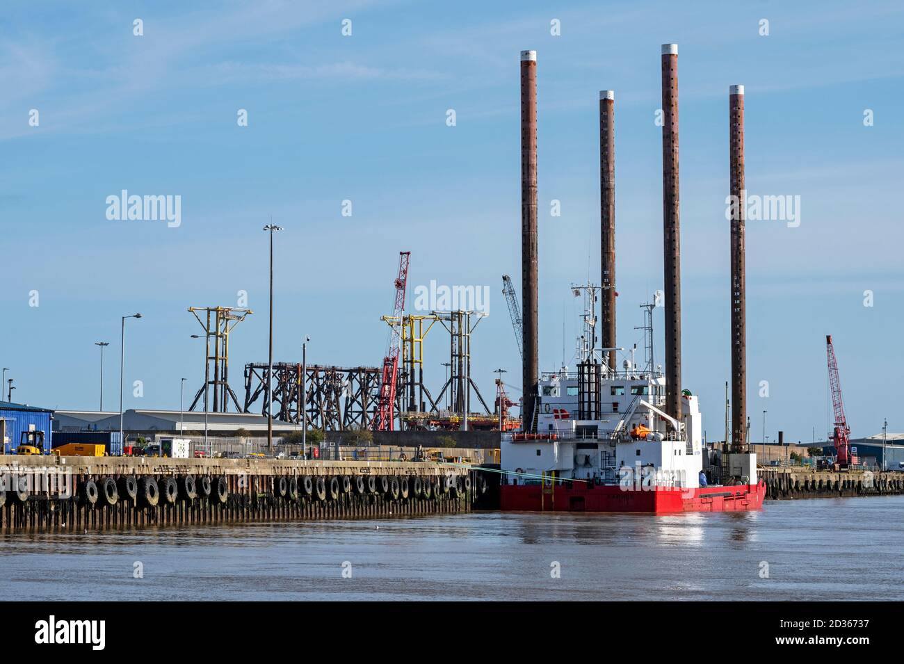 Wind turbine ship installation hi-res stock photography and images - Alamy