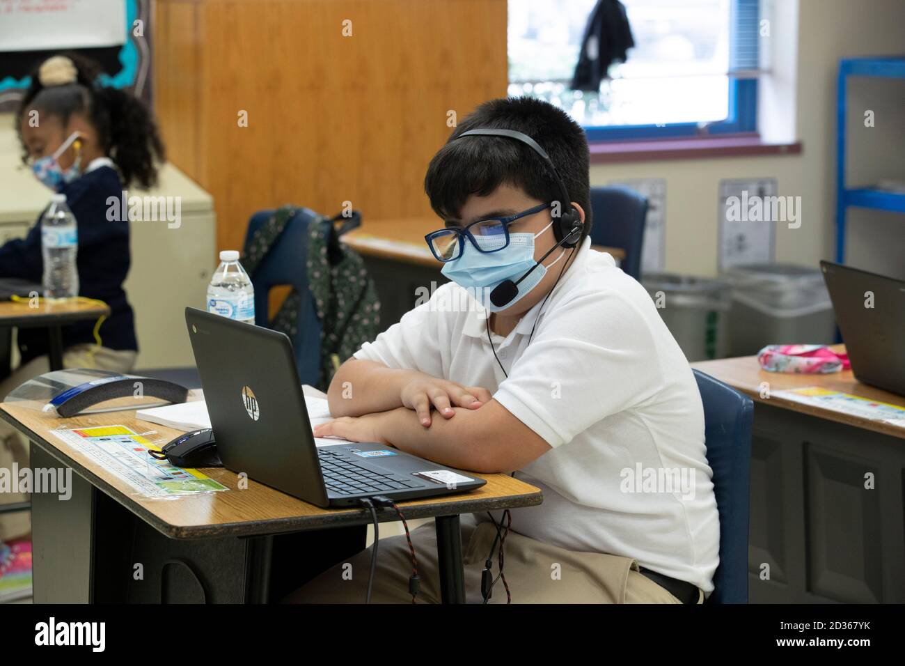 Third grade classroom masks hi-res stock photography and images - Alamy