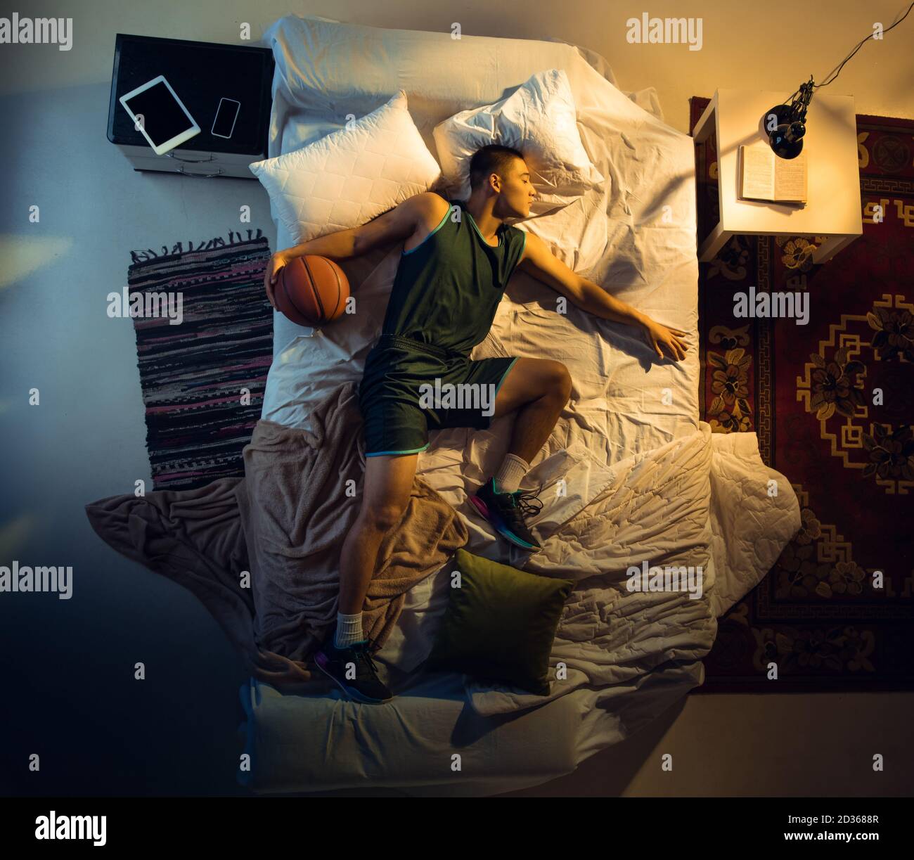 Time flying concept couple hi-res stock photography and images - Alamy