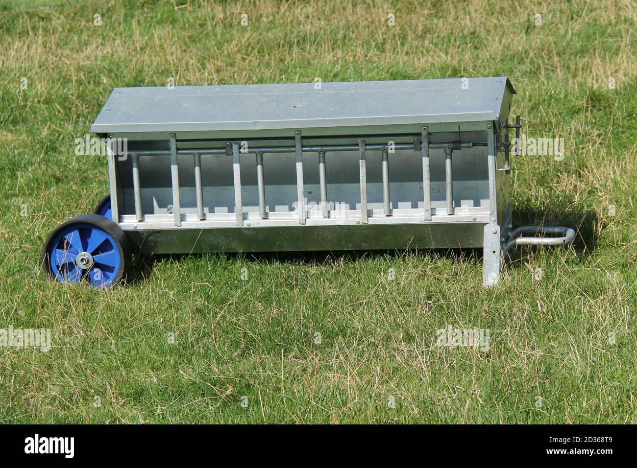 Metal hay rack hi-res stock photography and images - Alamy