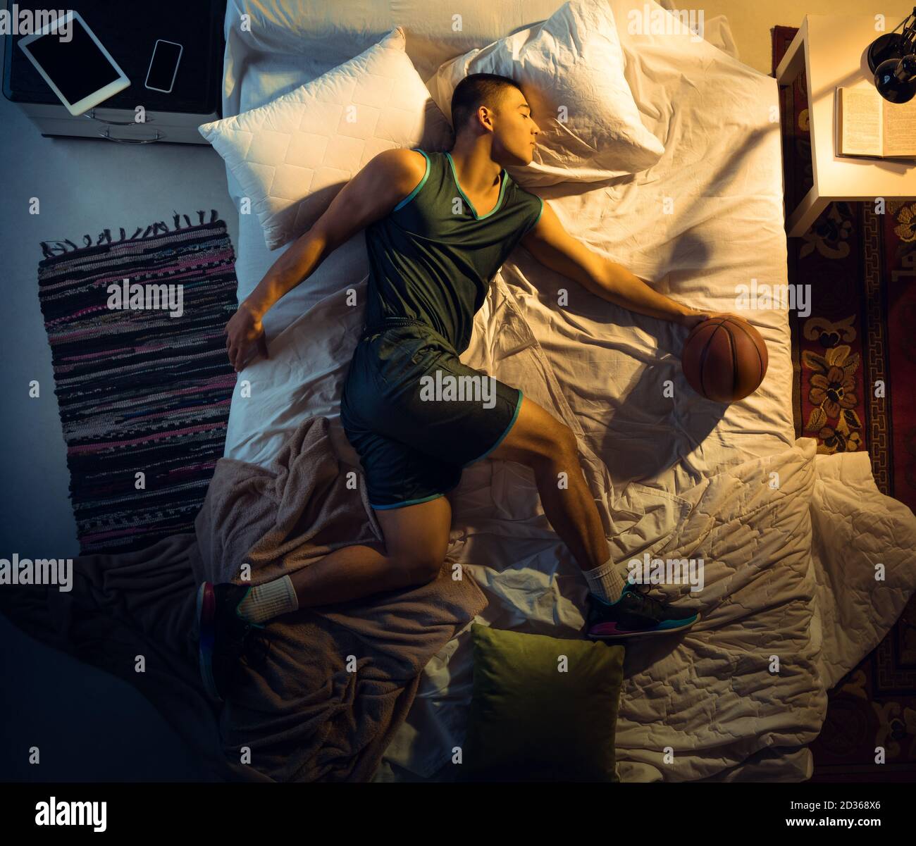 Man bed attack hi-res stock photography and images - Alamy