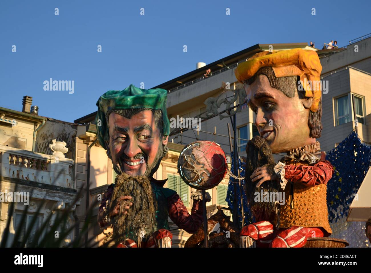 Viareggio, parade of allegorical floats of the most famous Italian ...