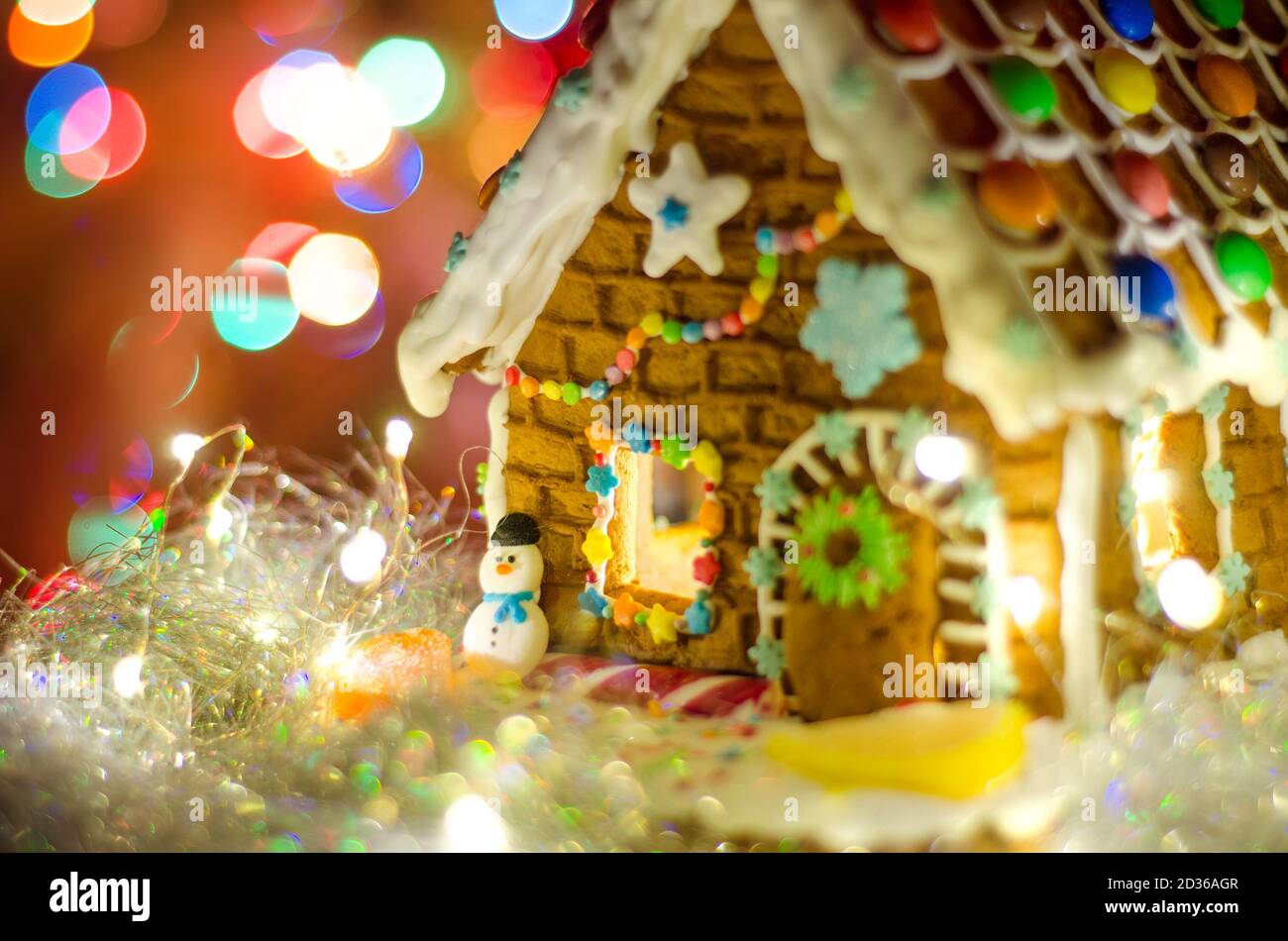 Gingerbread house christmas lights christmas gingerbread house lights ...