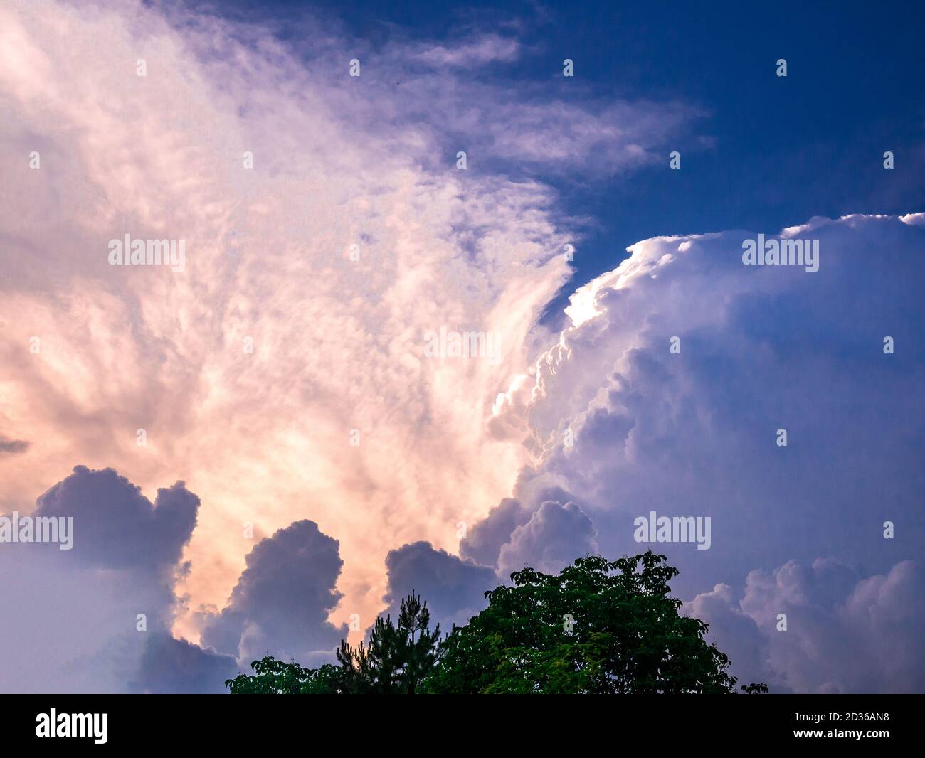 Forming a massive supercell at its edge Stock Photo - Alamy