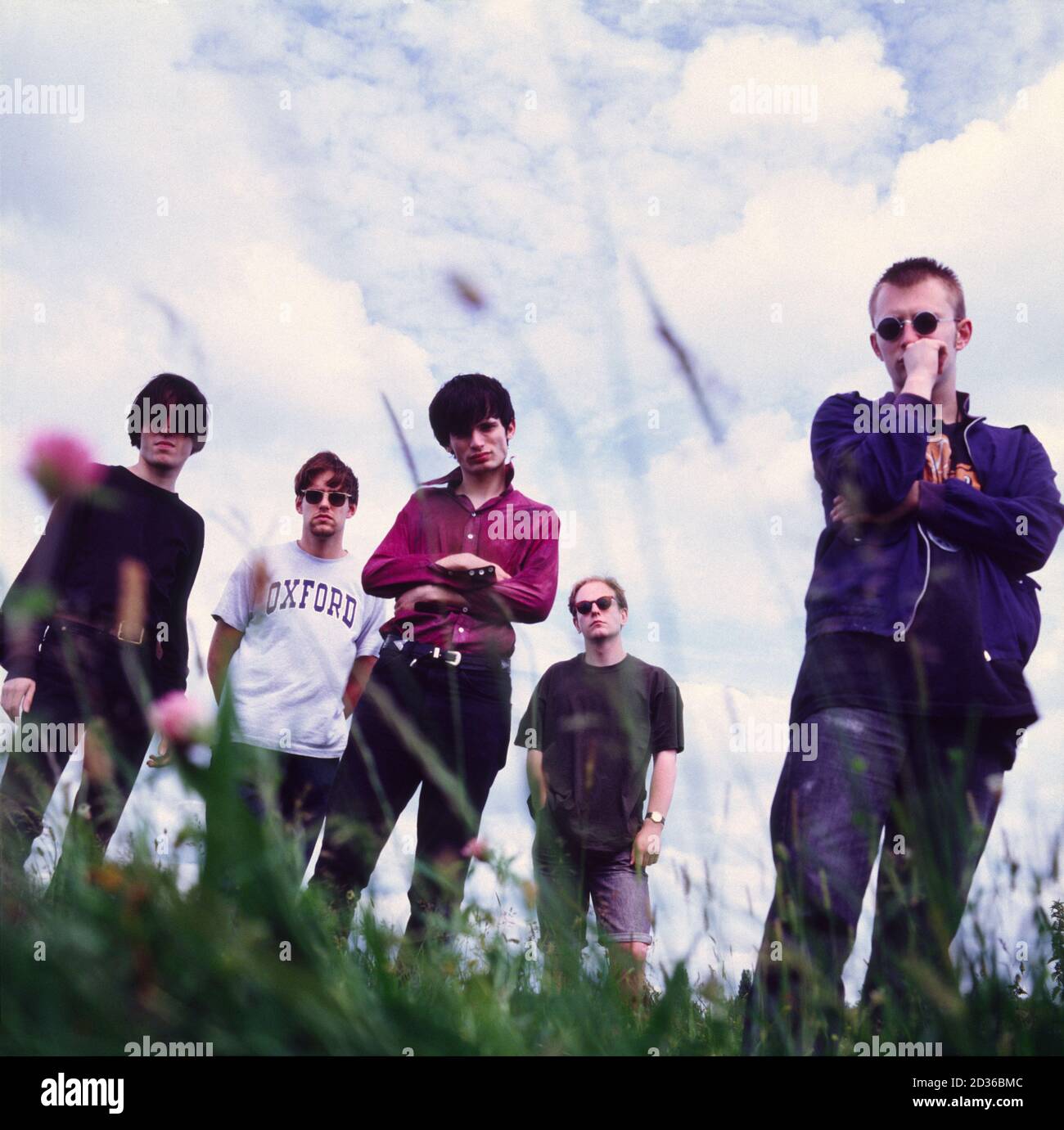 Radiohead 1992. Early portrait of band in a field outside Oxford Stock ...
