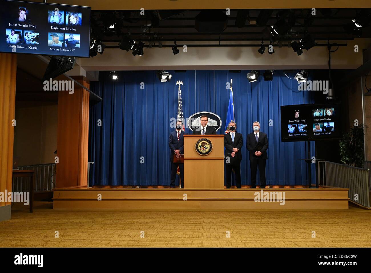 James demers hi-res stock photography and images - Alamy