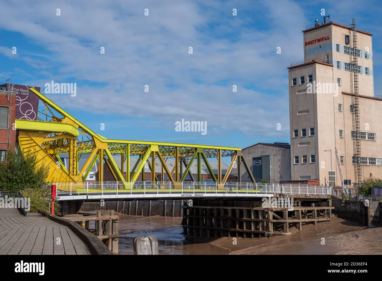 Drypool bridge hull hi-res stock photography and images - Alamy