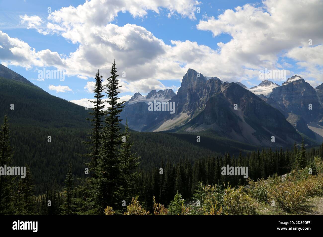 Beautiful landscape inside banff hi-res stock photography and images ...