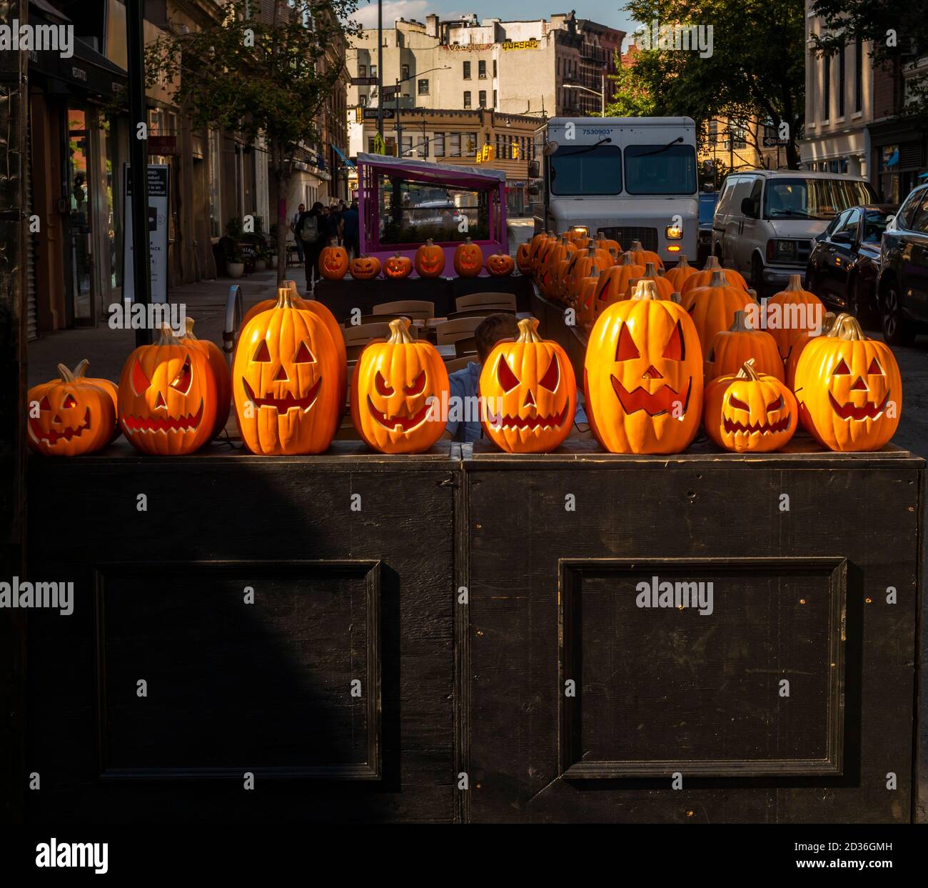 The Slaughtered Lamb, a faux English pub, in the Greenwich Village ...