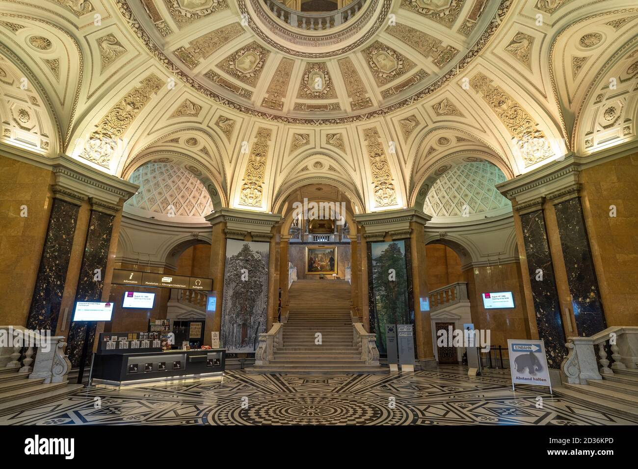 Eingang foyer innenraum hi-res stock photography and images - Alamy