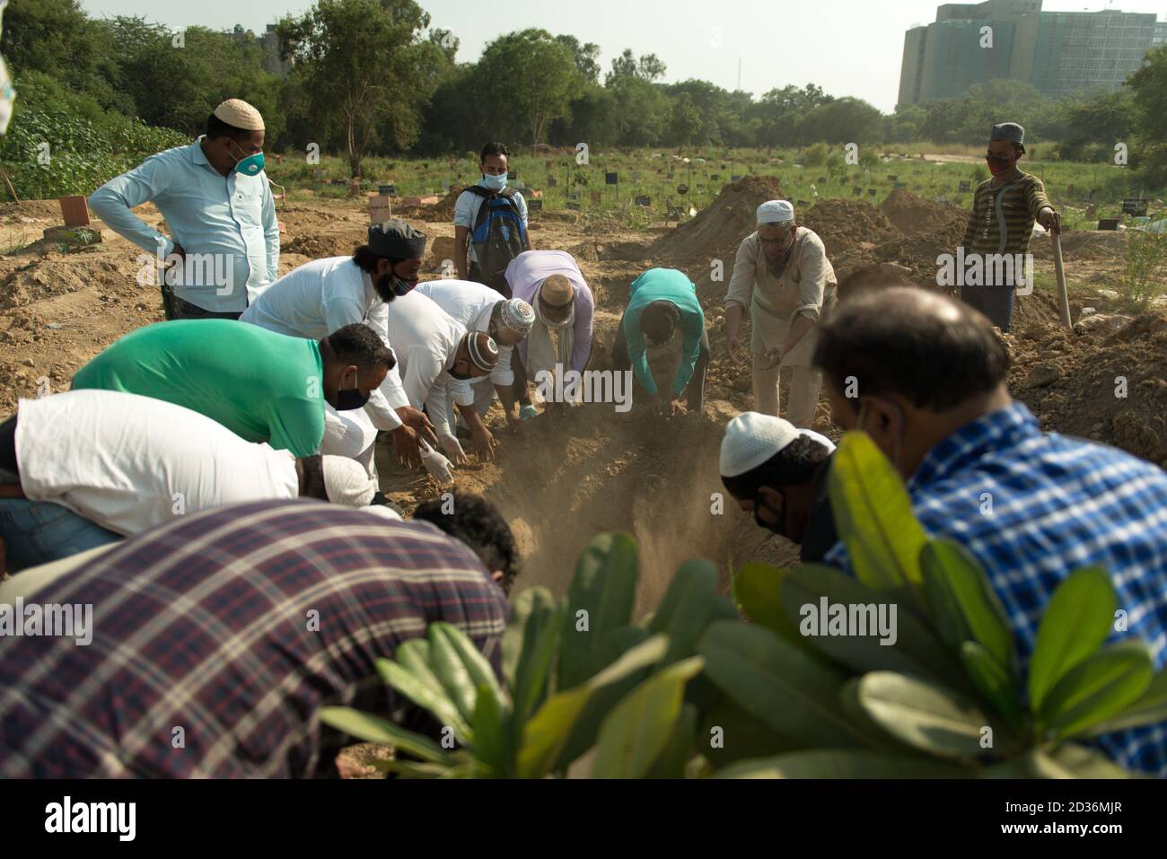 Body burial masks hi-res stock photography and images - Alamy