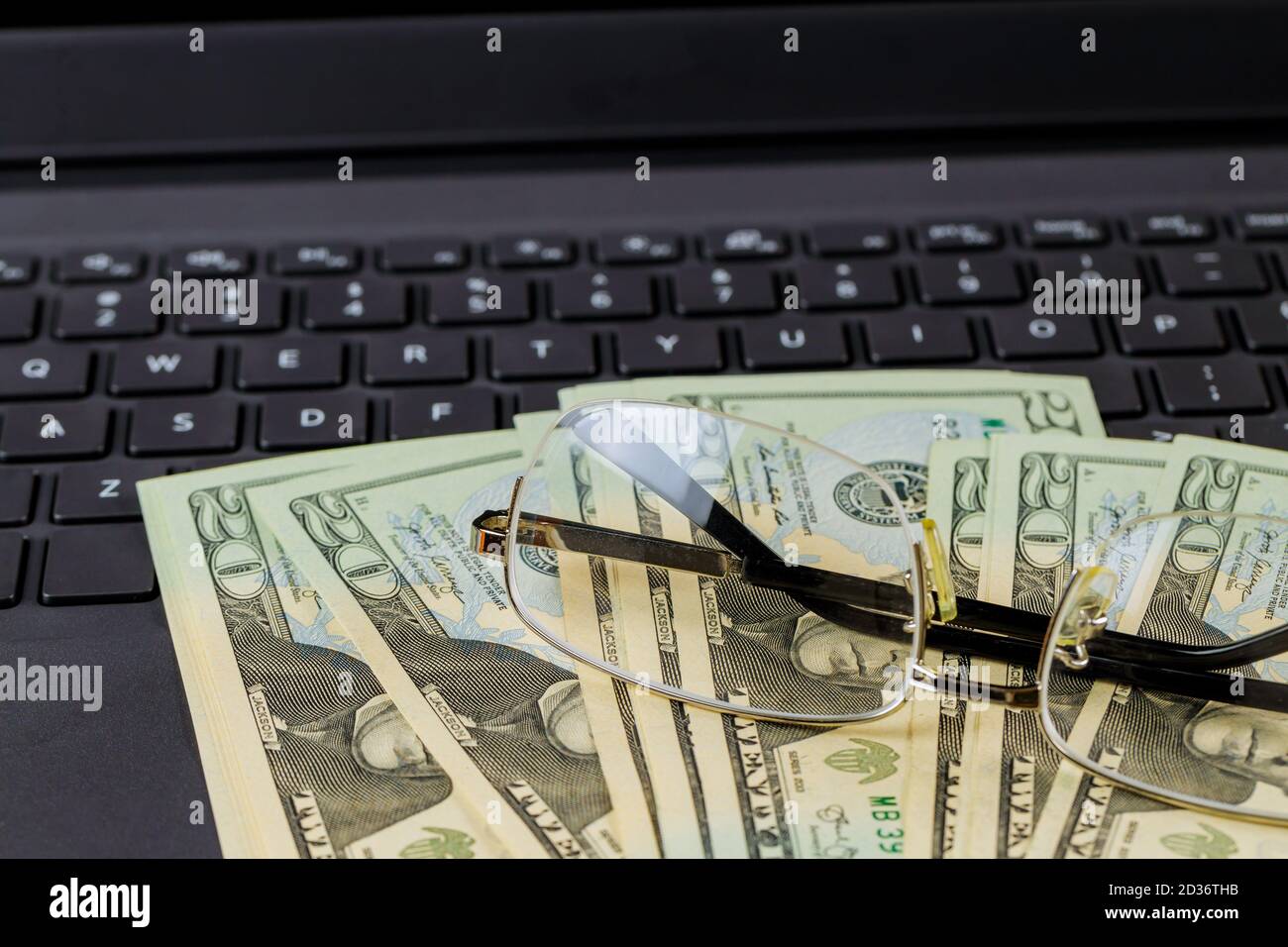 Keyboard money hi-res stock photography and images - Alamy