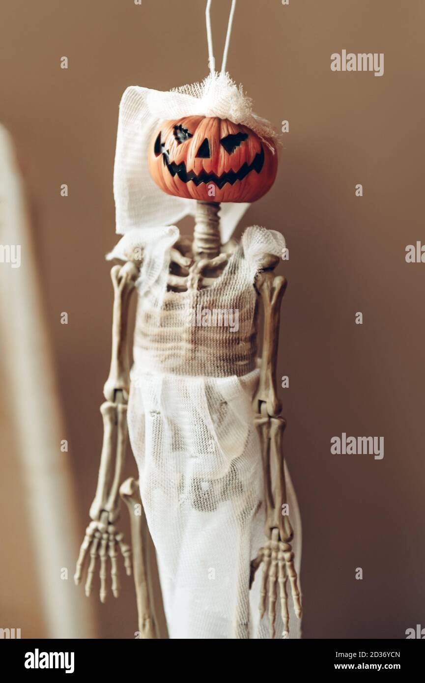 Skeleton jack o lantern head hi-res stock photography and images - Alamy