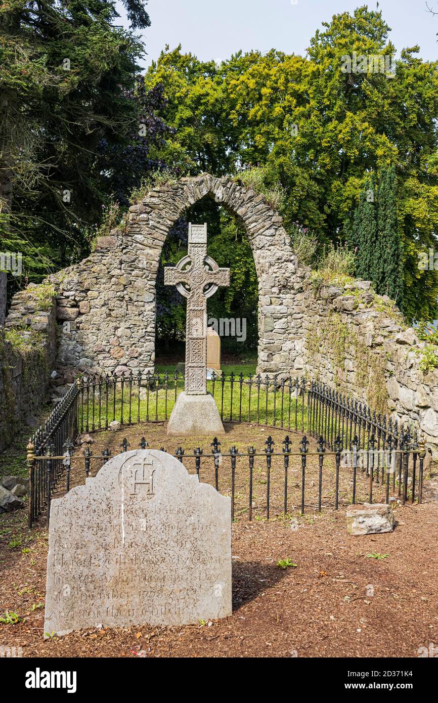 Medieval graveyards hi-res stock photography and images - Alamy