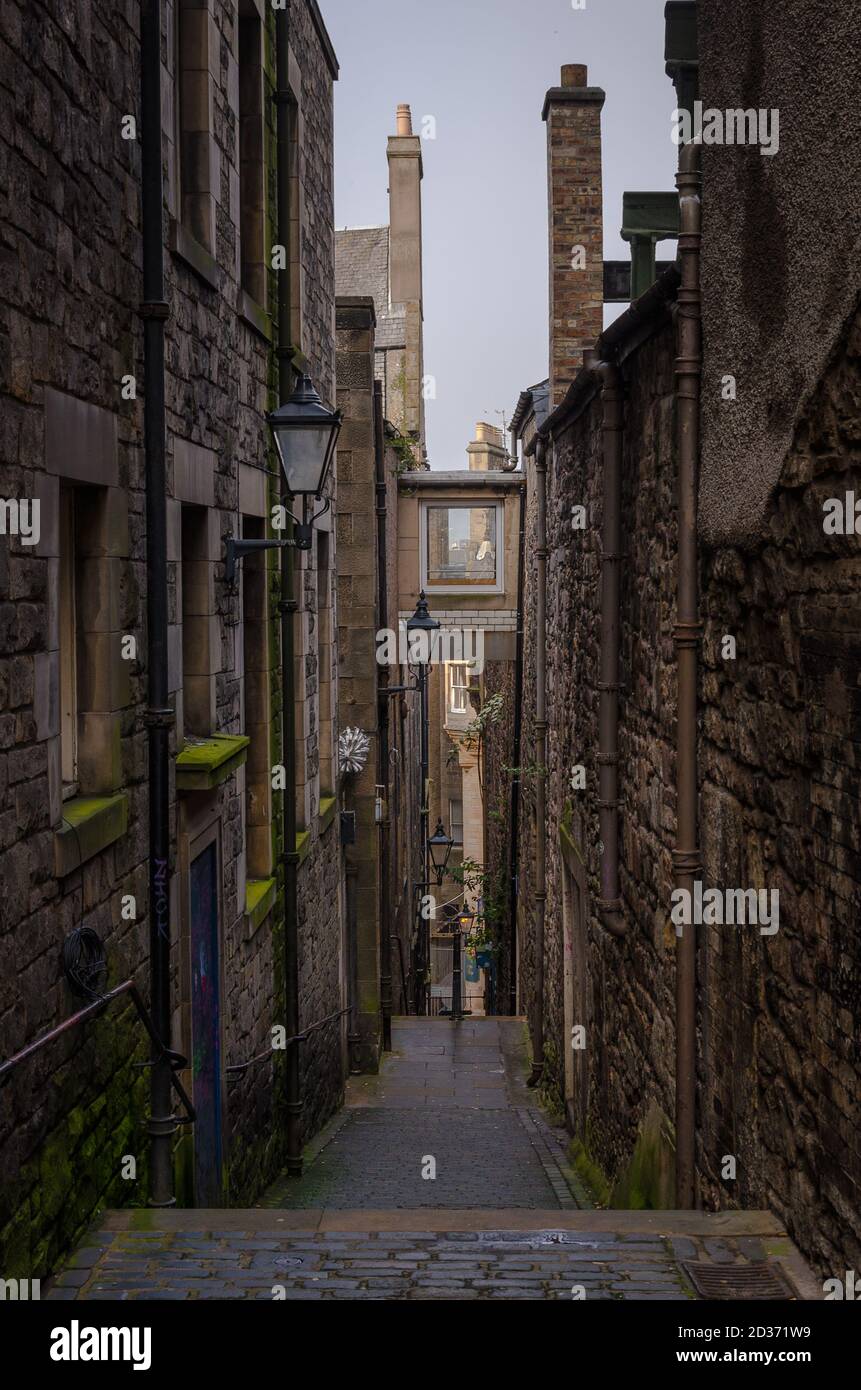 Edinburgh alley hi-res stock photography and images - Alamy