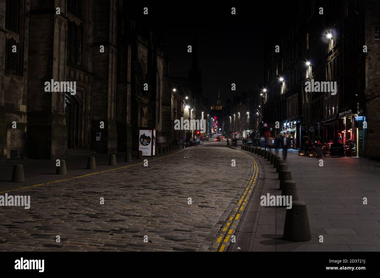 Street view of Royal Miles at night, Edinburgh, Scotland Stock Photo ...