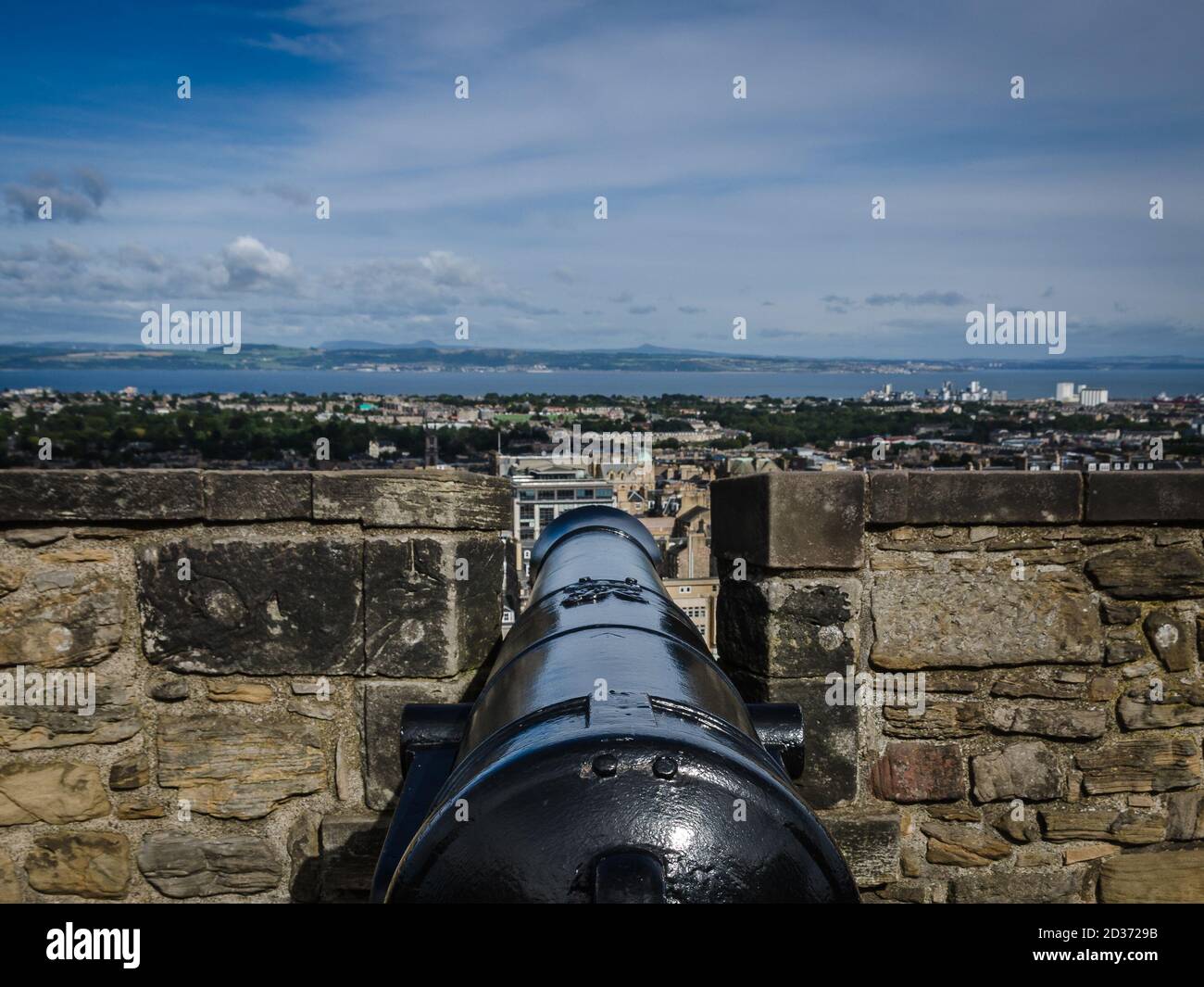 Cannon on the walls of Edinburgh castle, Scotland Stock Photo - Alamy