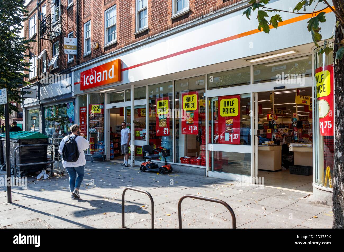 Iceland supermarket on Junction Road, Islington, London, UK Stock Photo ...