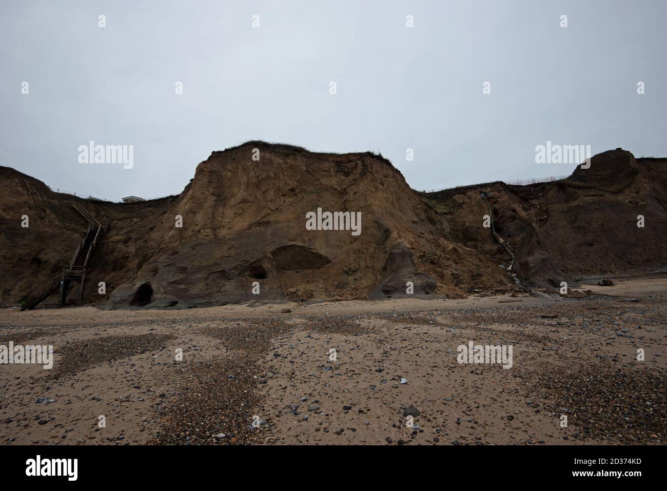 Crumbling cliffs between Sheringham and West Runton, Norfolk, UK Stock ...